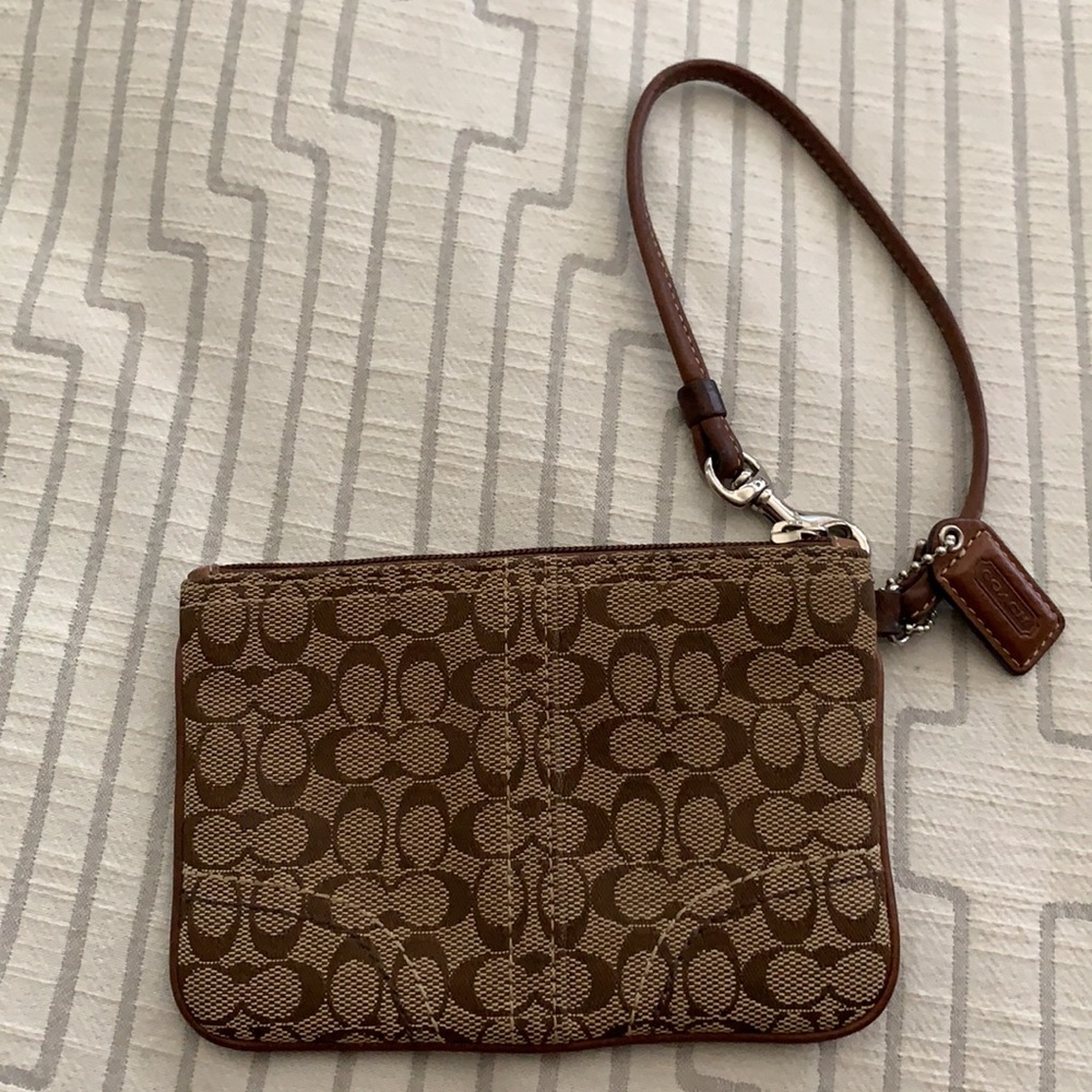 Coach Signature Wristlet Brown With Cs - Gem